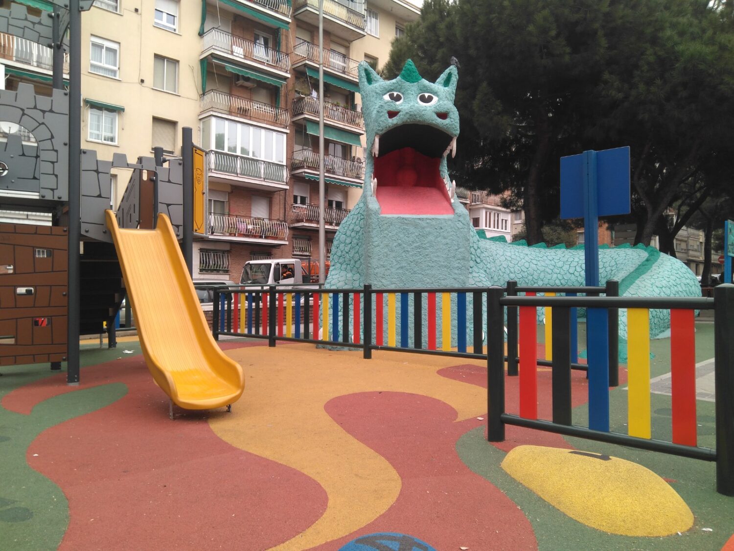 El símbolo de La Elipa vuelve a sonreír