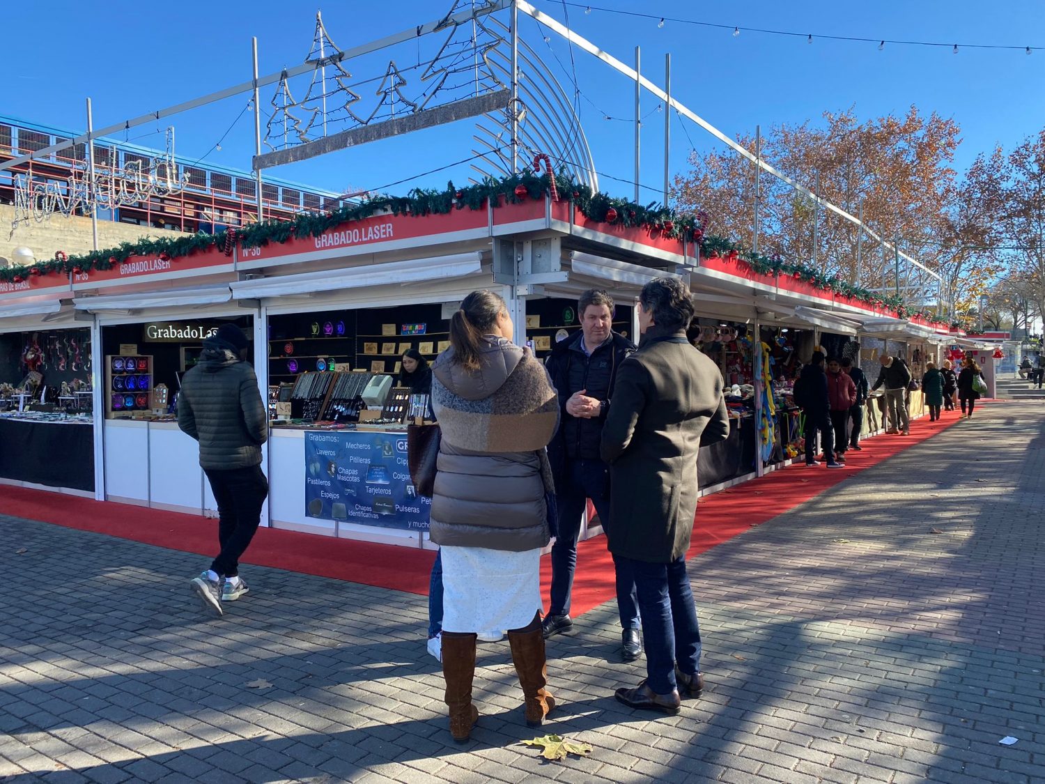 El mercadillo de Navidad de Aluche anima las fiestas hasta el día de Reyes