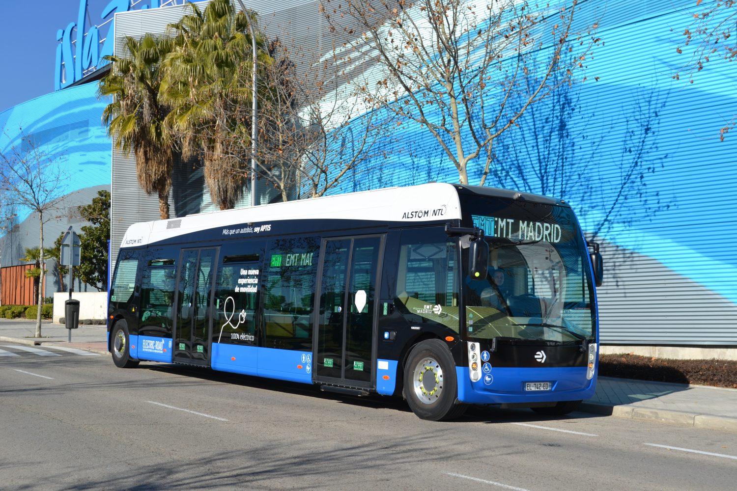 EMT prueba el nuevo autobús eléctrico Aptis de Alstom