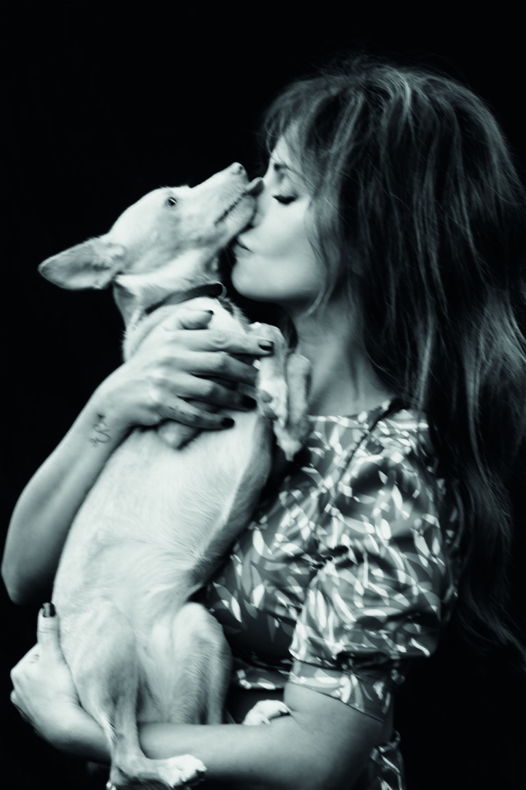 Mónica Cruz, Andy McDougall, Malena Costa y 20 rostros conocidos más ...