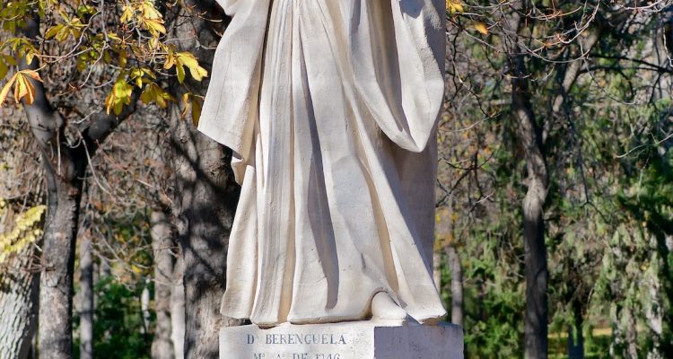 Las siete curiosidades de las 14 estatuas del paseo de Argentina de El ...