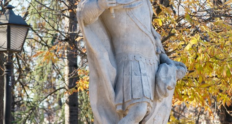 Las siete curiosidades de las 14 estatuas del paseo de Argentina de El ...