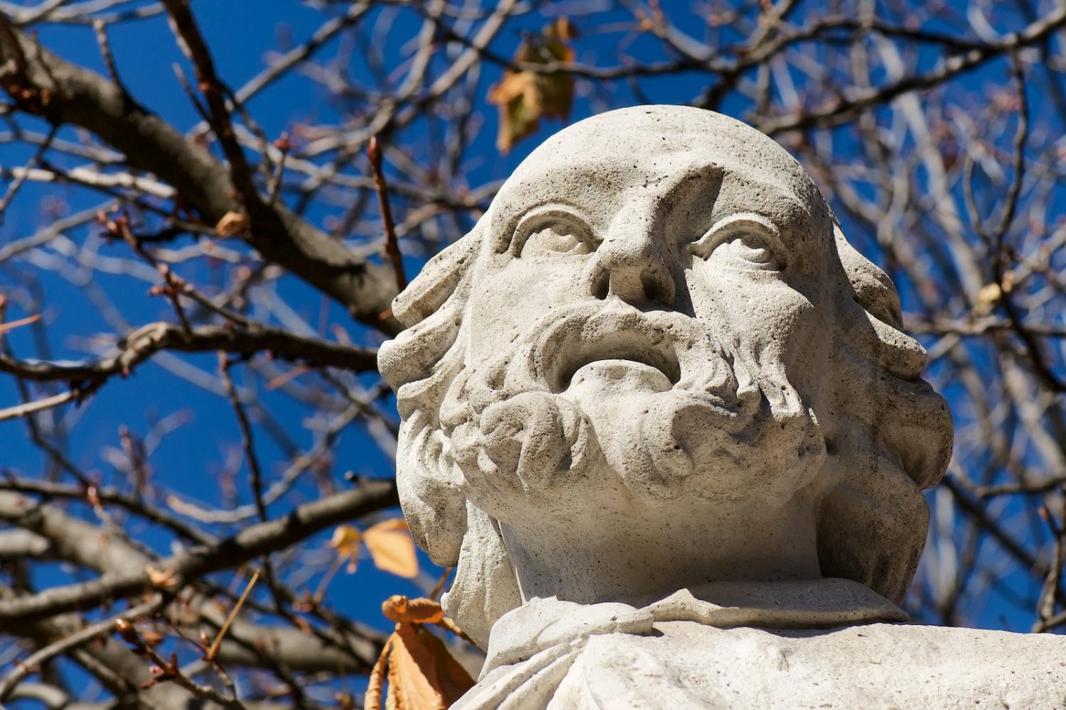 Las siete curiosidades de las 14 estatuas del paseo de Argentina de El ...