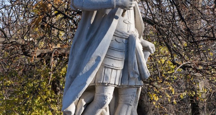 Las siete curiosidades de las 14 estatuas del paseo de Argentina de El ...