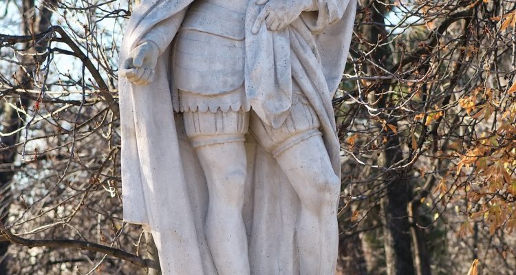 Las siete curiosidades de las 14 estatuas del paseo de Argentina de El ...