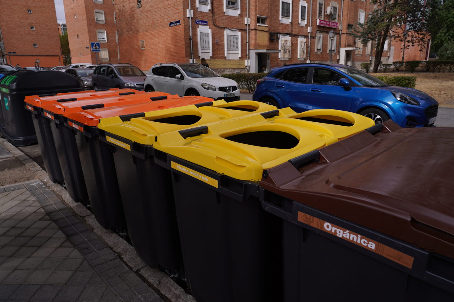 Madrid renueva sus 15.000 contenedores de basura
